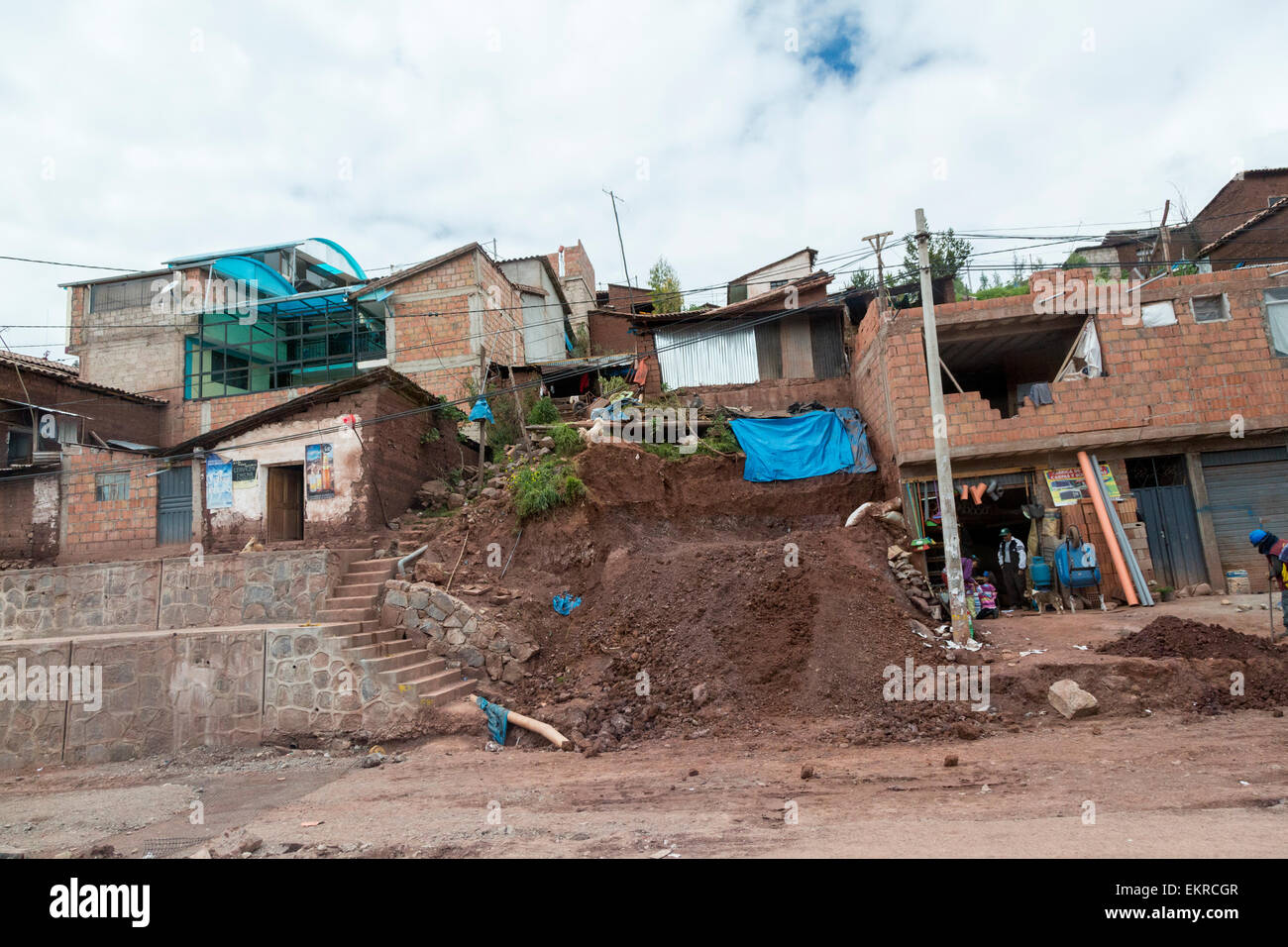 Urban slum house hi-res stock photography and images - Alamy