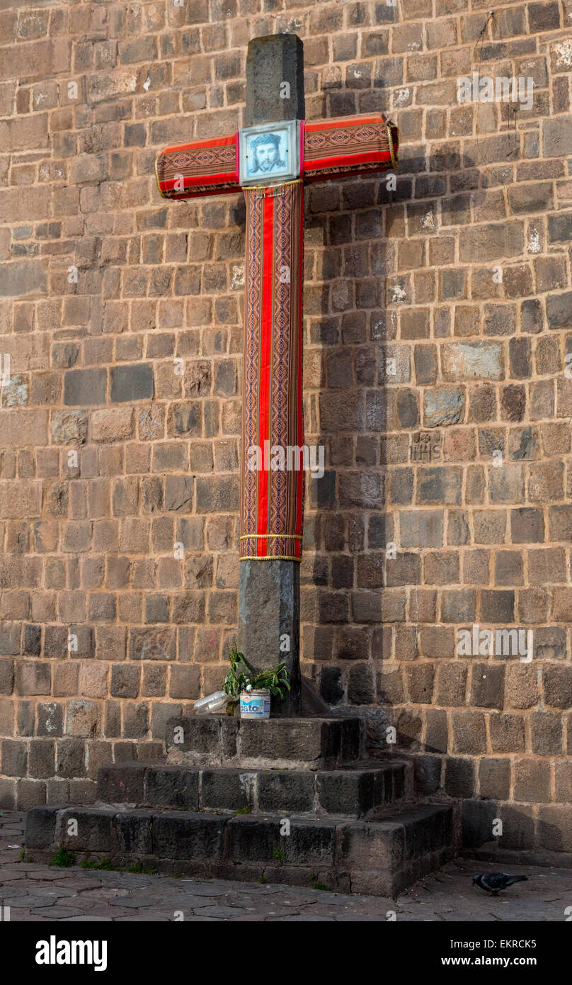 Peru, Cusco. Cross outside the Church of San Blas Stock Photo - Alamy