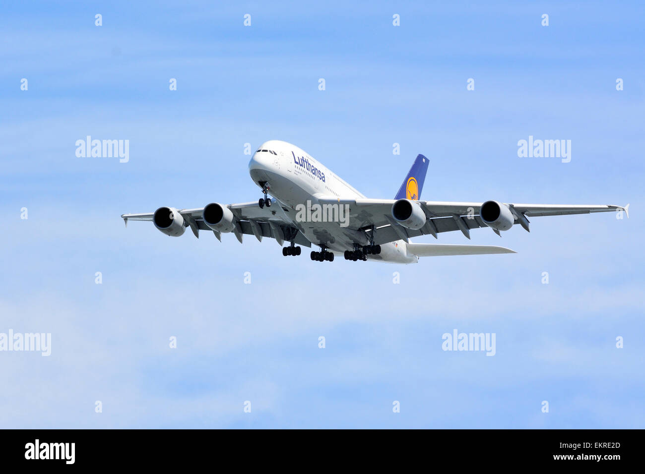 Wing engines double deck hi-res stock photography and images - Alamy