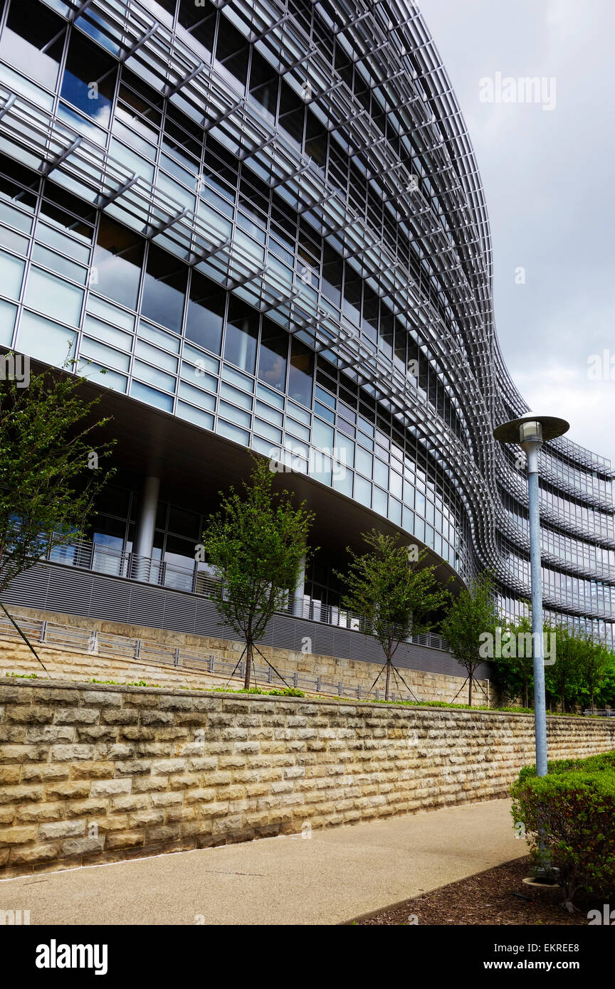 Alcoa building river walk in Pittsburgh PA Stock Photo - Alamy