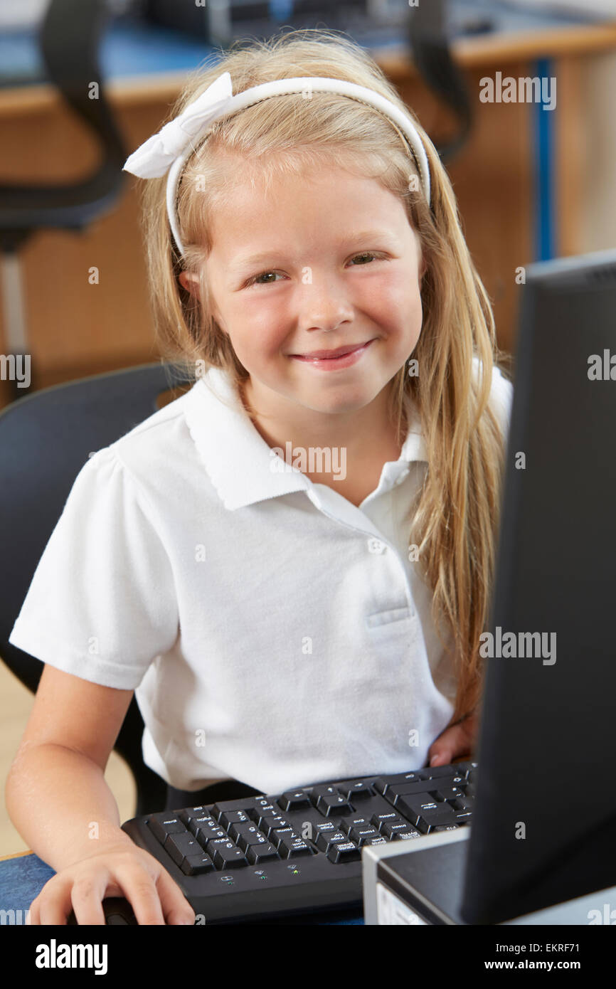 Computer class student hi-res stock photography and images - Alamy