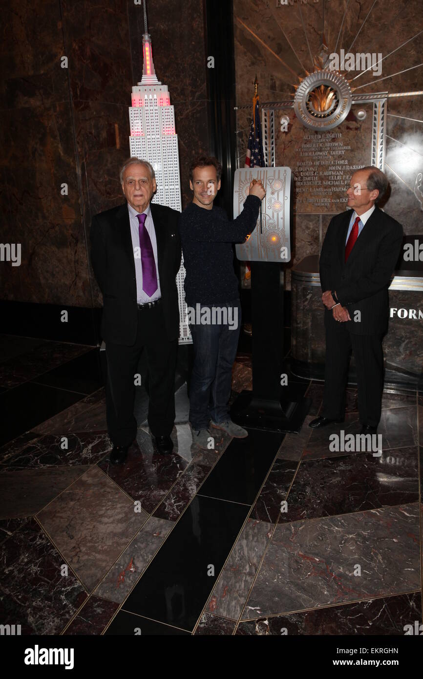 Peter Sarsgaard lights up The Empire State Building red to celebrate ...