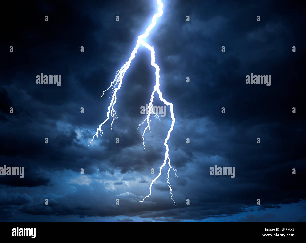 Thunderbolt strike hi-res stock photography and images - Alamy