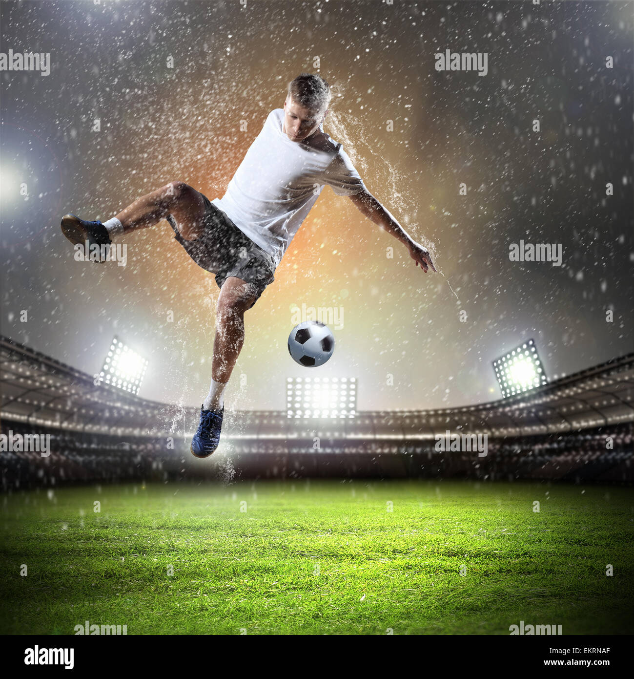 Soccer player hitting ball with head hi-res stock photography and ...