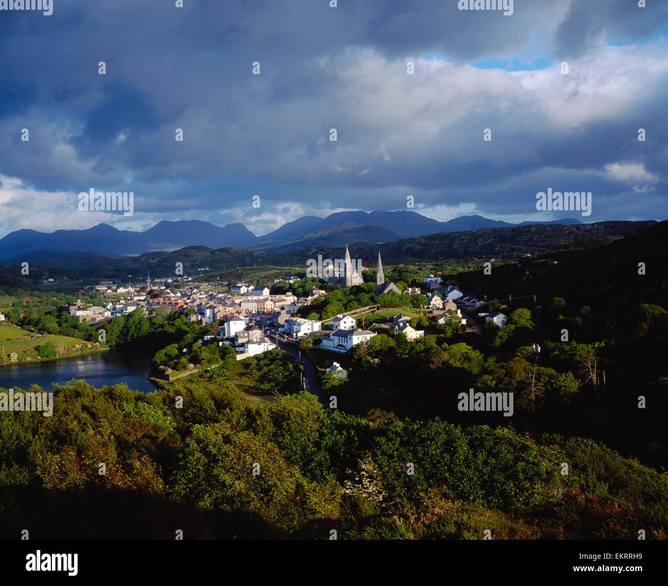 Clifden connemara twelve pins co hi-res stock photography and images ...