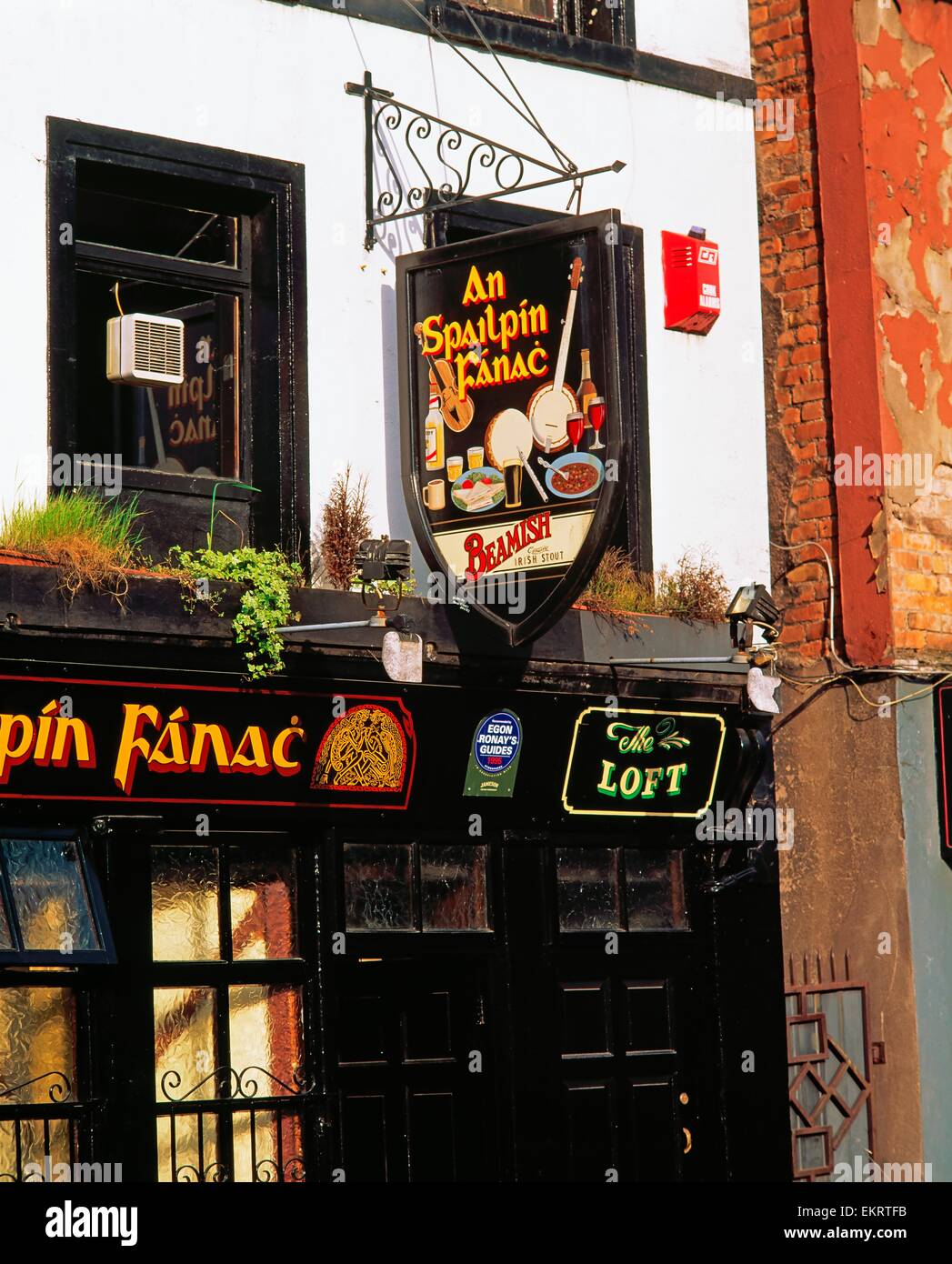 A Traditional Pub, An Spailpin Fanach, In Cork City Stock Photo - Alamy