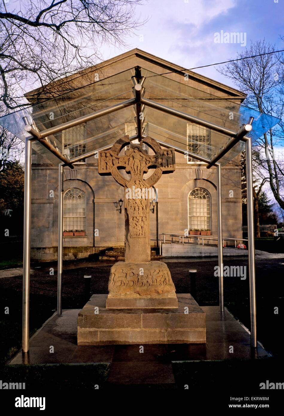 High cross kells courthouse hi-res stock photography and images - Alamy