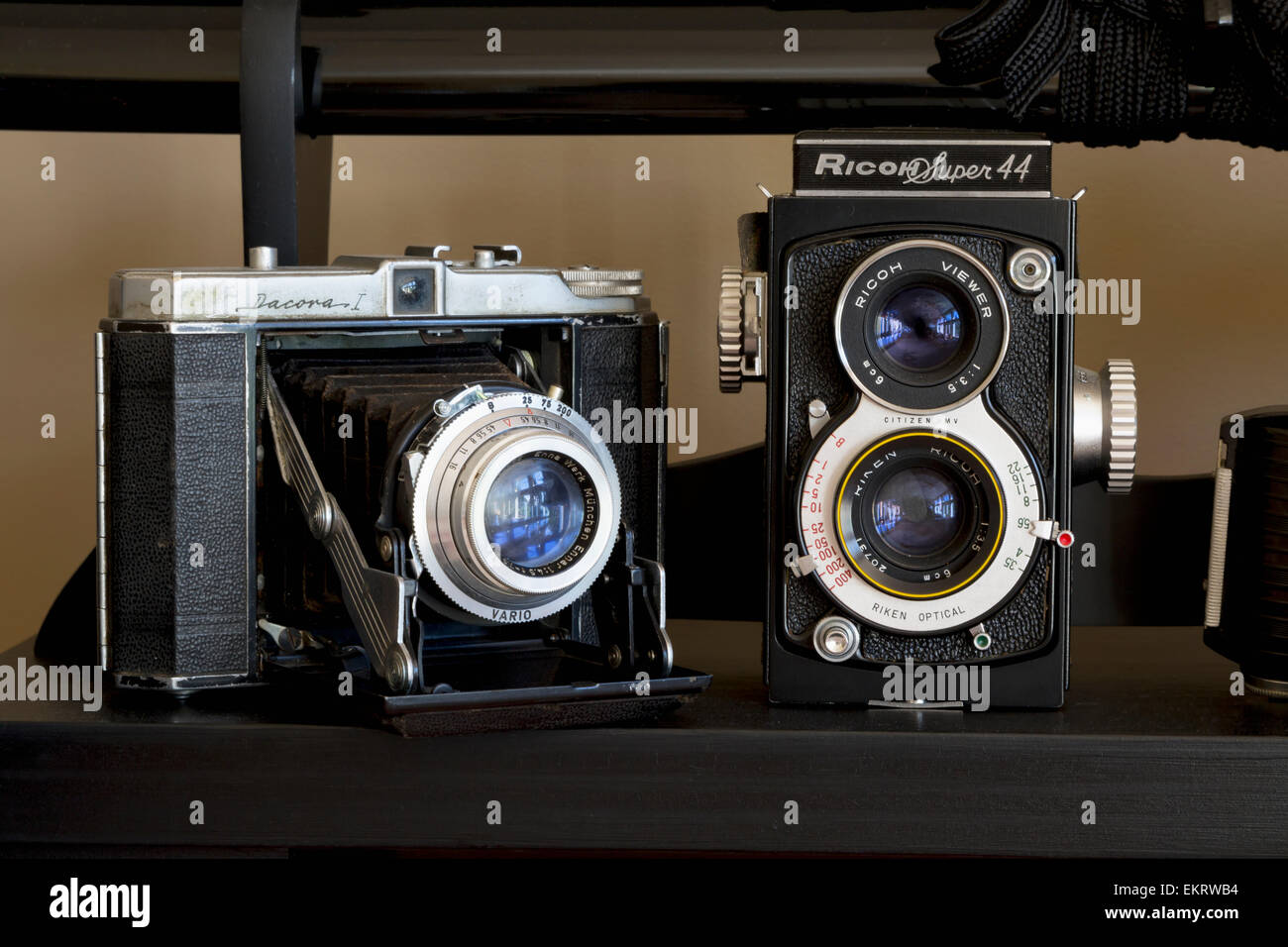 Vintage british cameras hi-res stock photography and images - Alamy