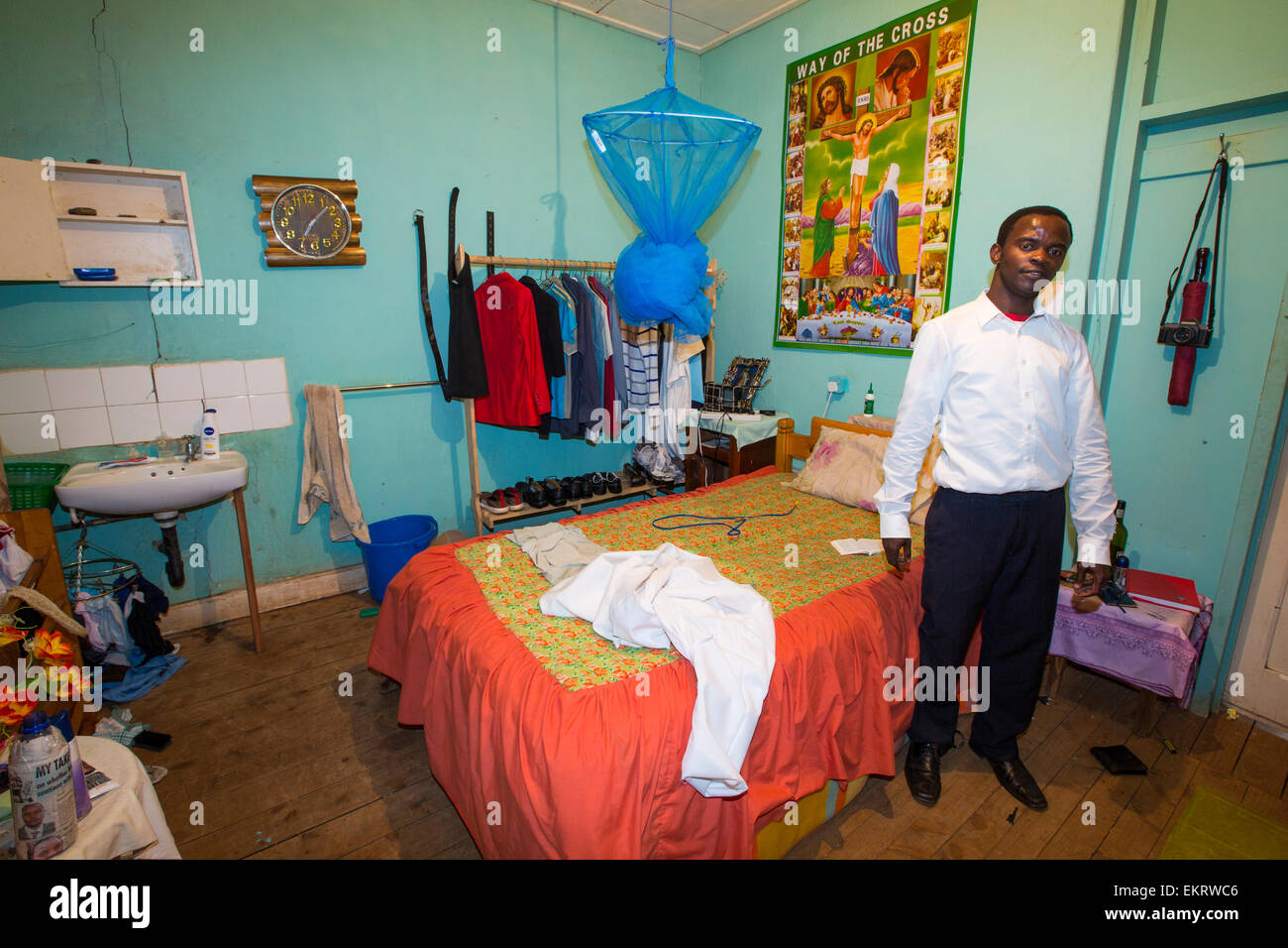 Catholic priest africa hi-res stock photography and images - Alamy