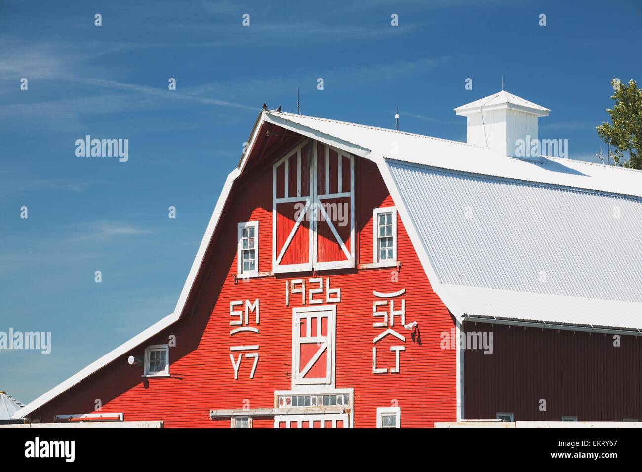 Red Barn, Central Alberta, Canada Stock Photo - Alamy