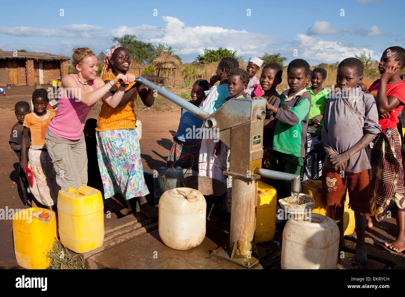 Pouring water bucket well hi-res stock photography and images - Alamy