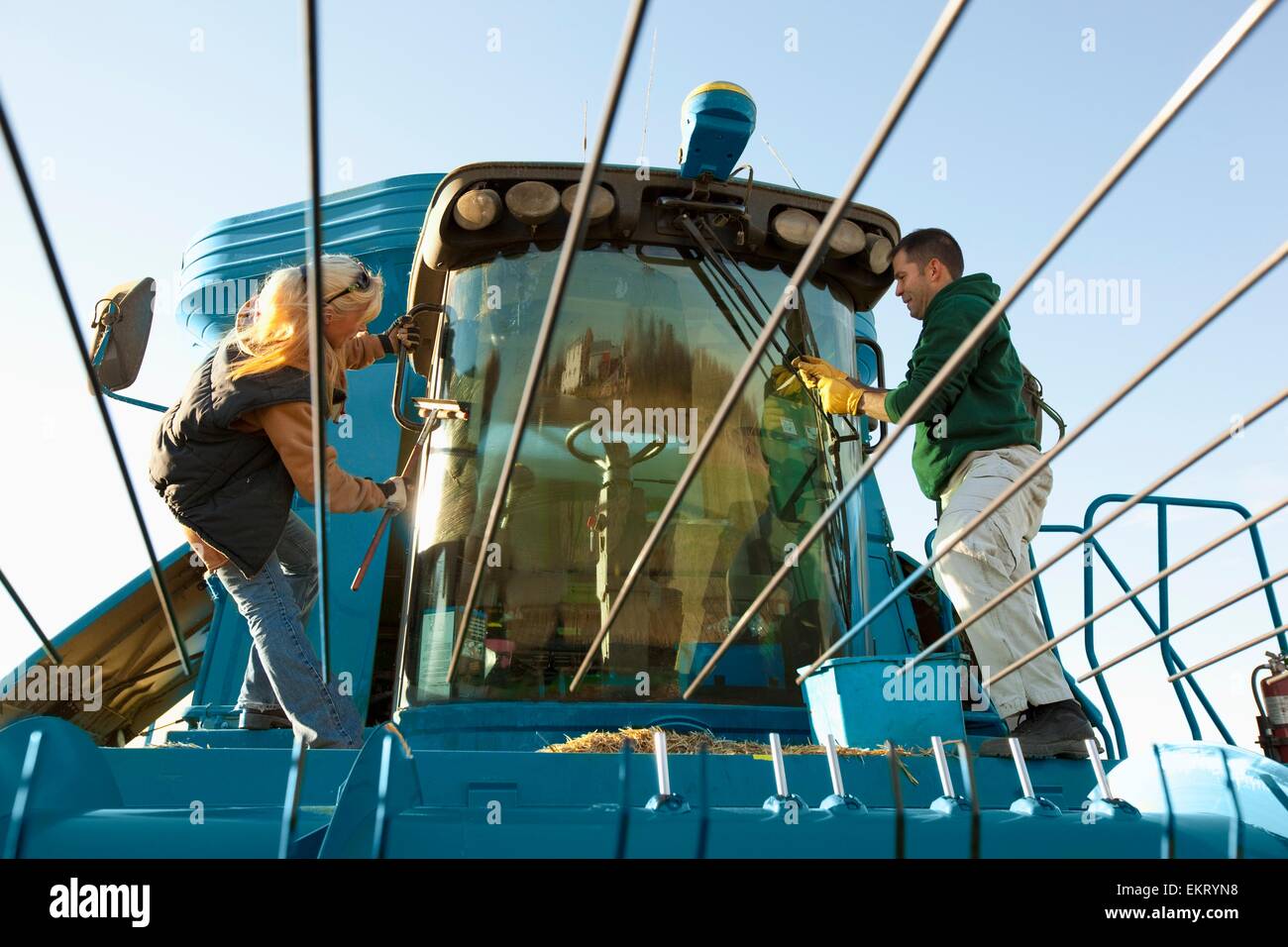 Two combine machines working hi-res stock photography and images - Alamy