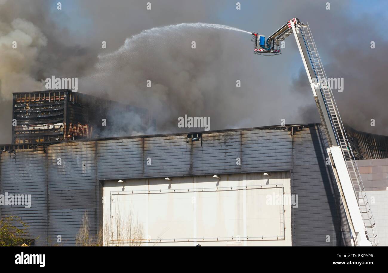 Fire fighting cranes hi-res stock photography and images - Alamy