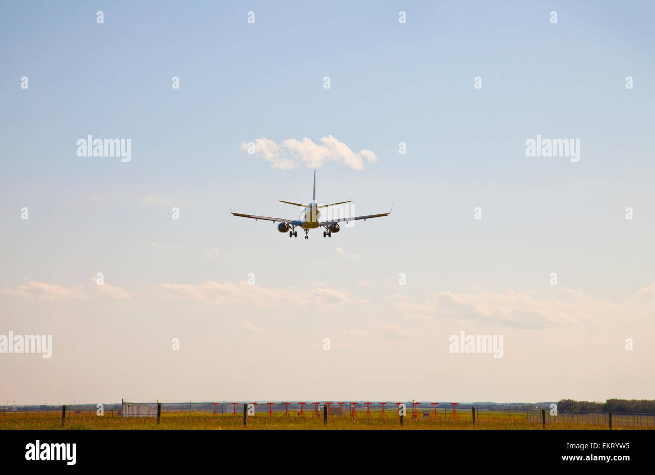 Long runways hi-res stock photography and images - Alamy