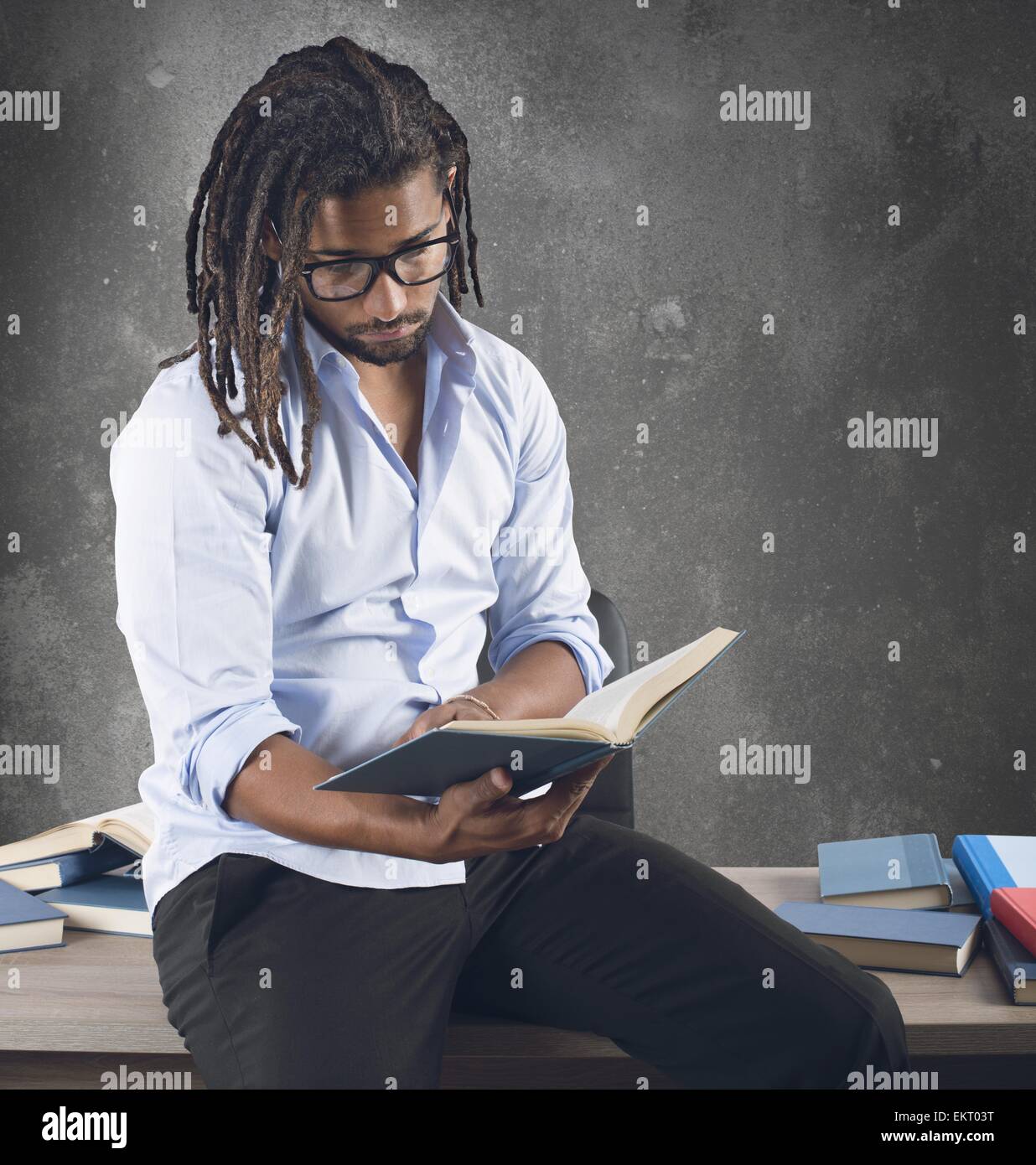 Know books hi-res stock photography and images - Alamy