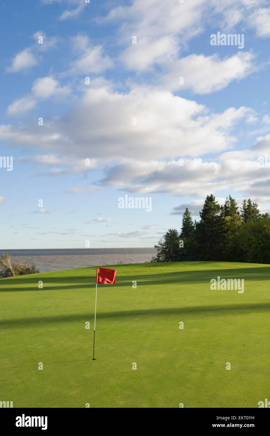 Golf course red flags hi-res stock photography and images - Alamy