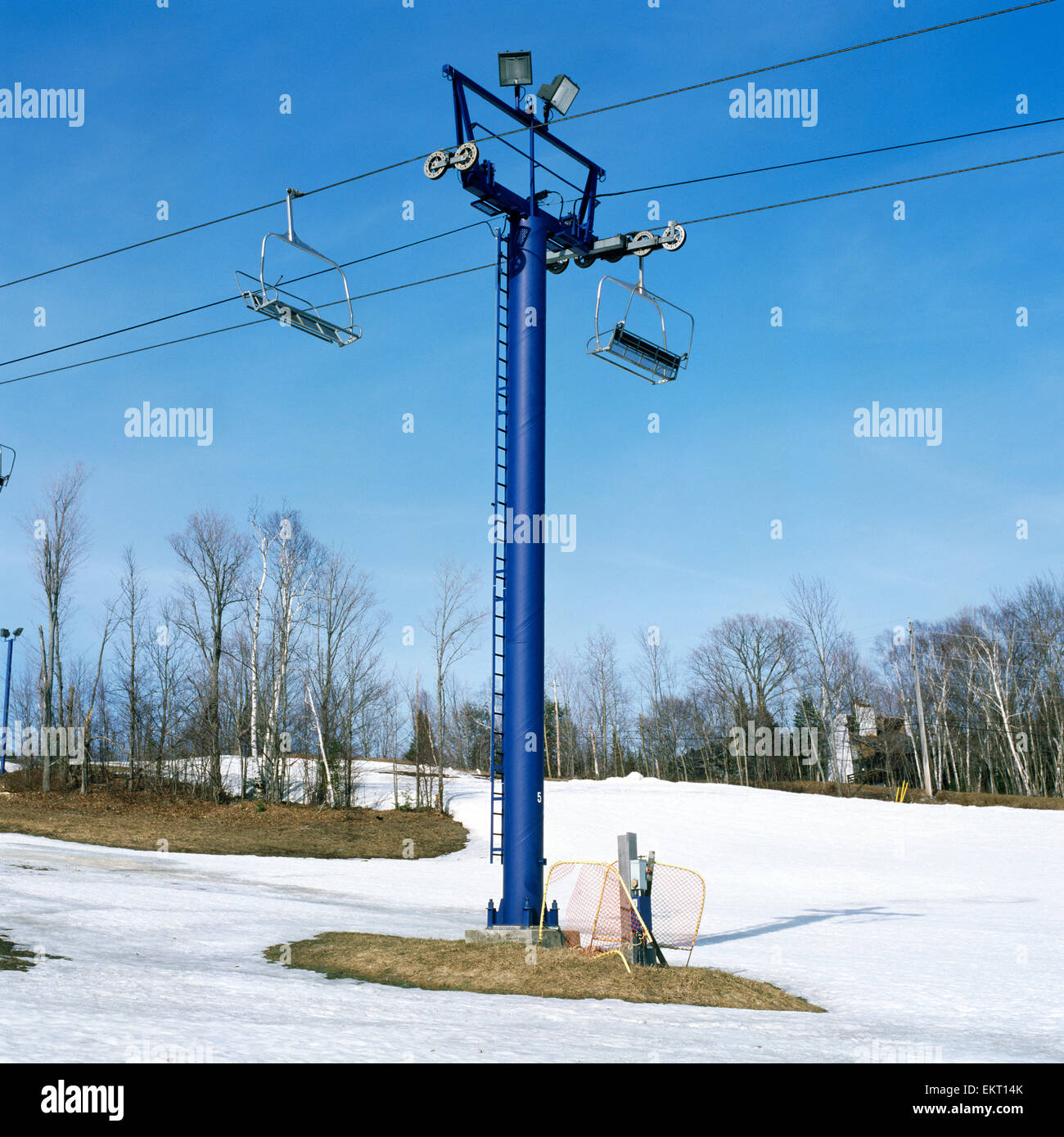 Out door lifts hi-res stock photography and images - Alamy