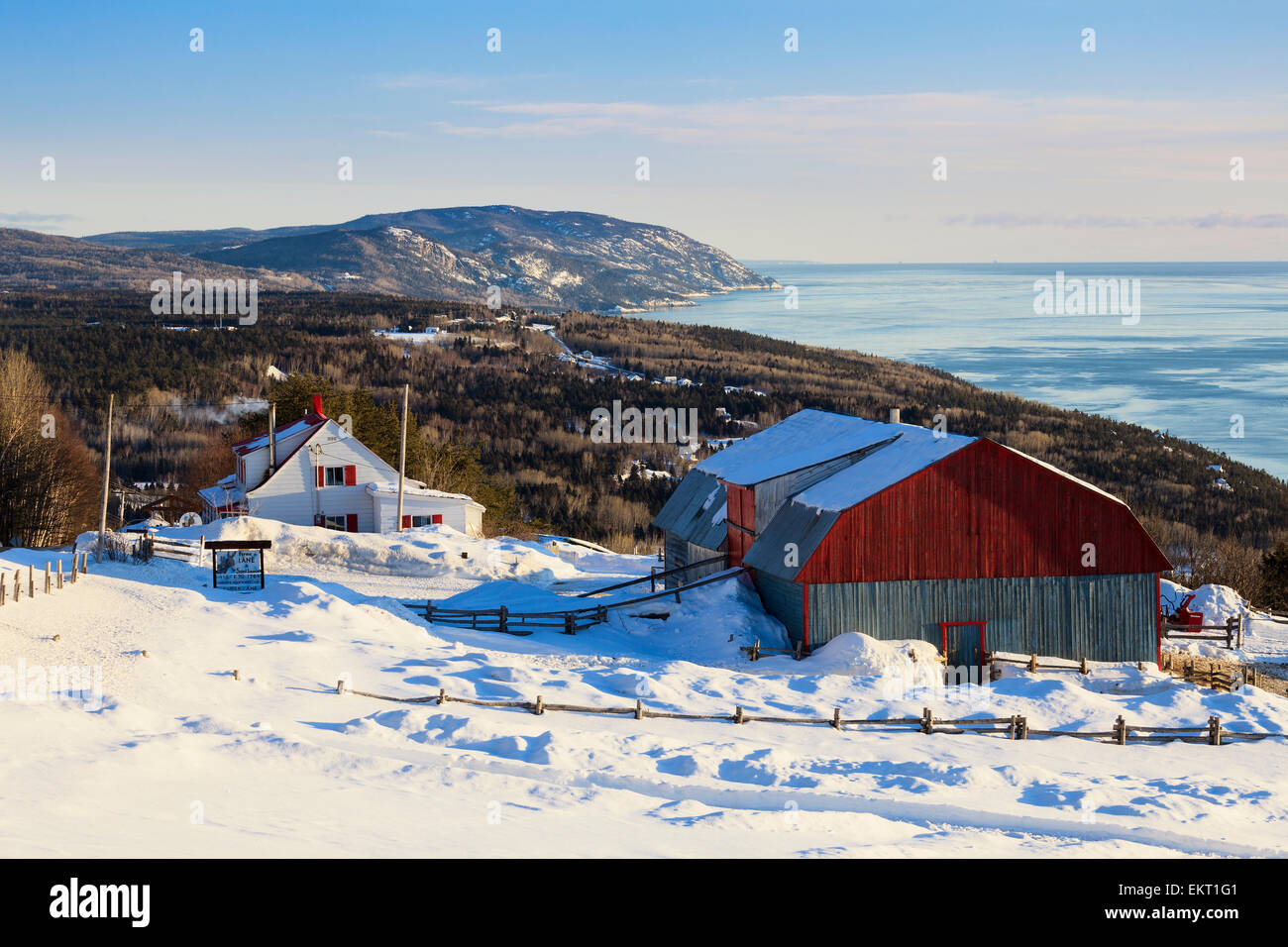 Barns quebec farms agriculture hi-res stock photography and images - Alamy