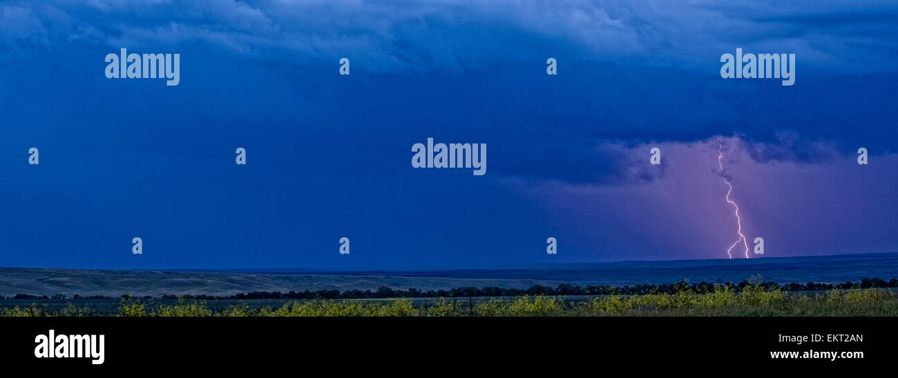Urban lightning strike hi-res stock photography and images - Alamy