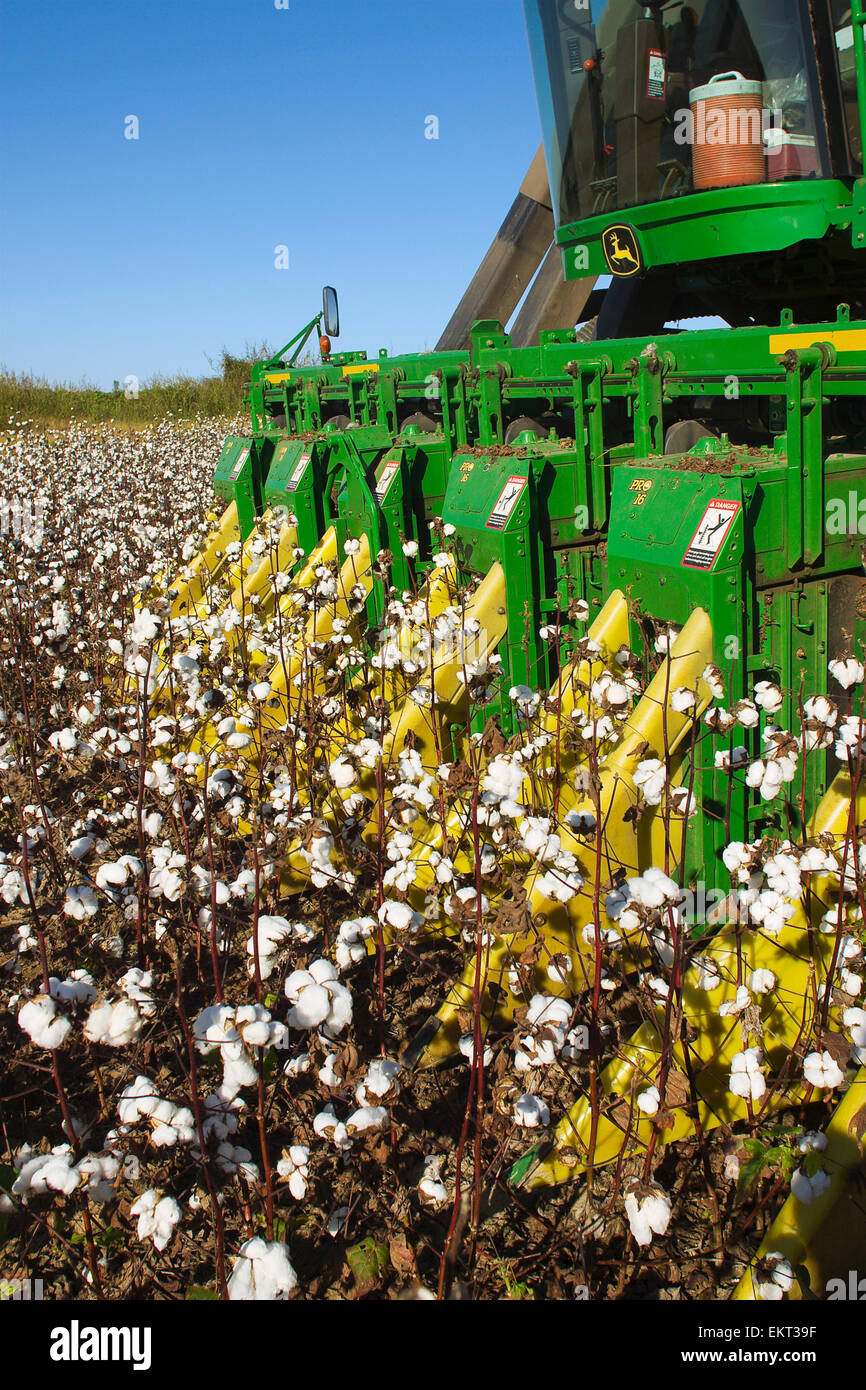 John Deere Cotton Picker High Resolution Stock Photography and Images ...