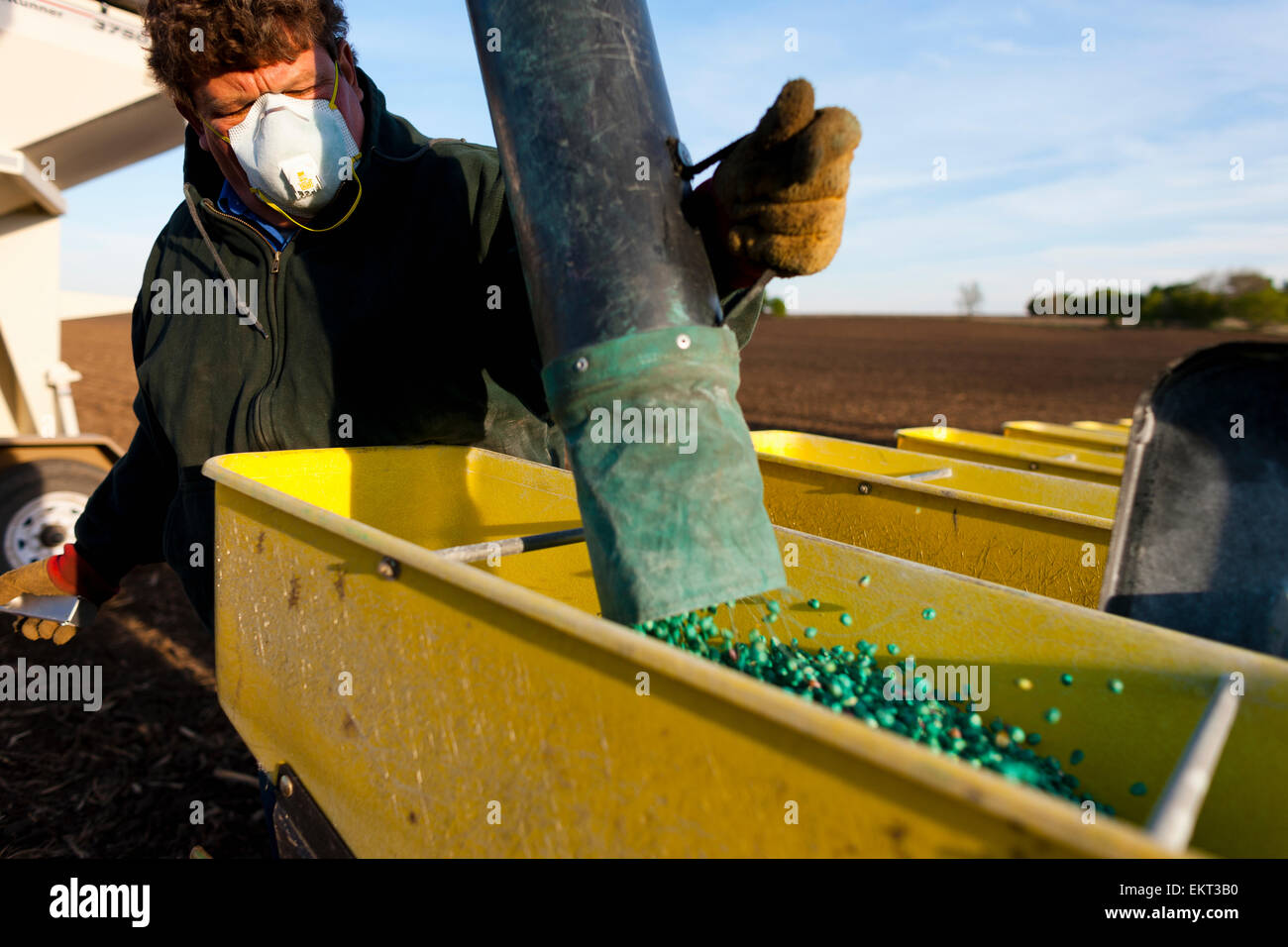 Loading hopper farm hi-res stock photography and images - Alamy