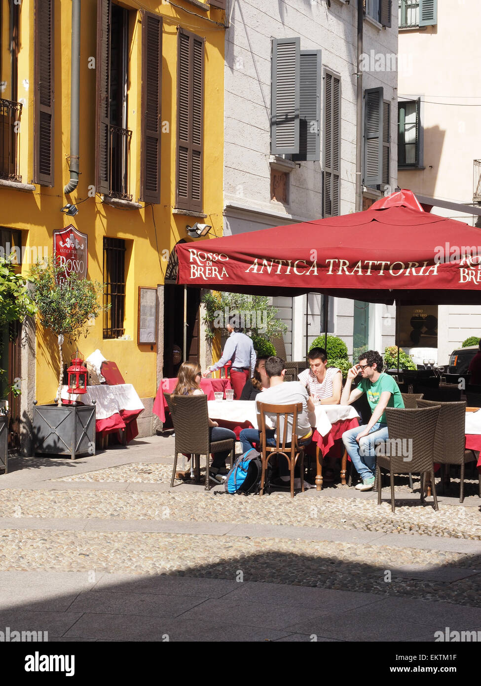 Milan cafe outside hi-res stock photography and images - Alamy
