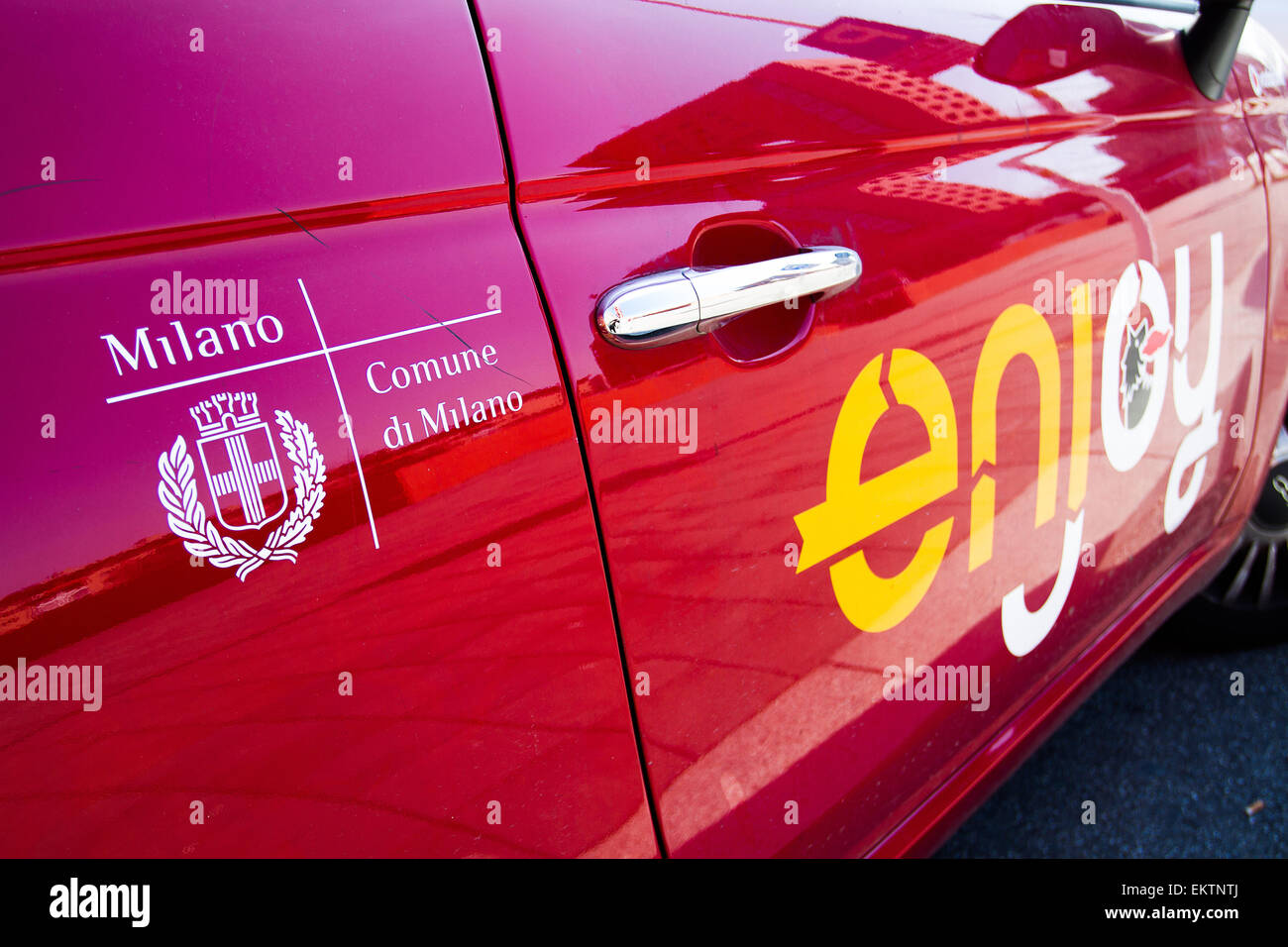 Fiat 500 milan italy hi-res stock photography and images - Alamy