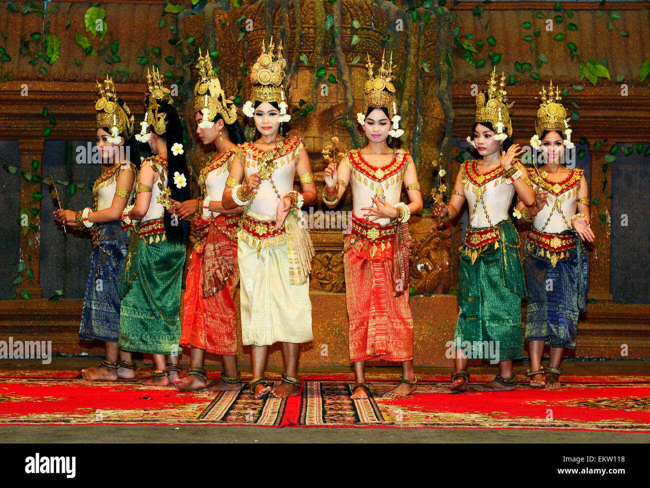 Apsara dancers performing near the temples of Angkor Stock Photo - Alamy