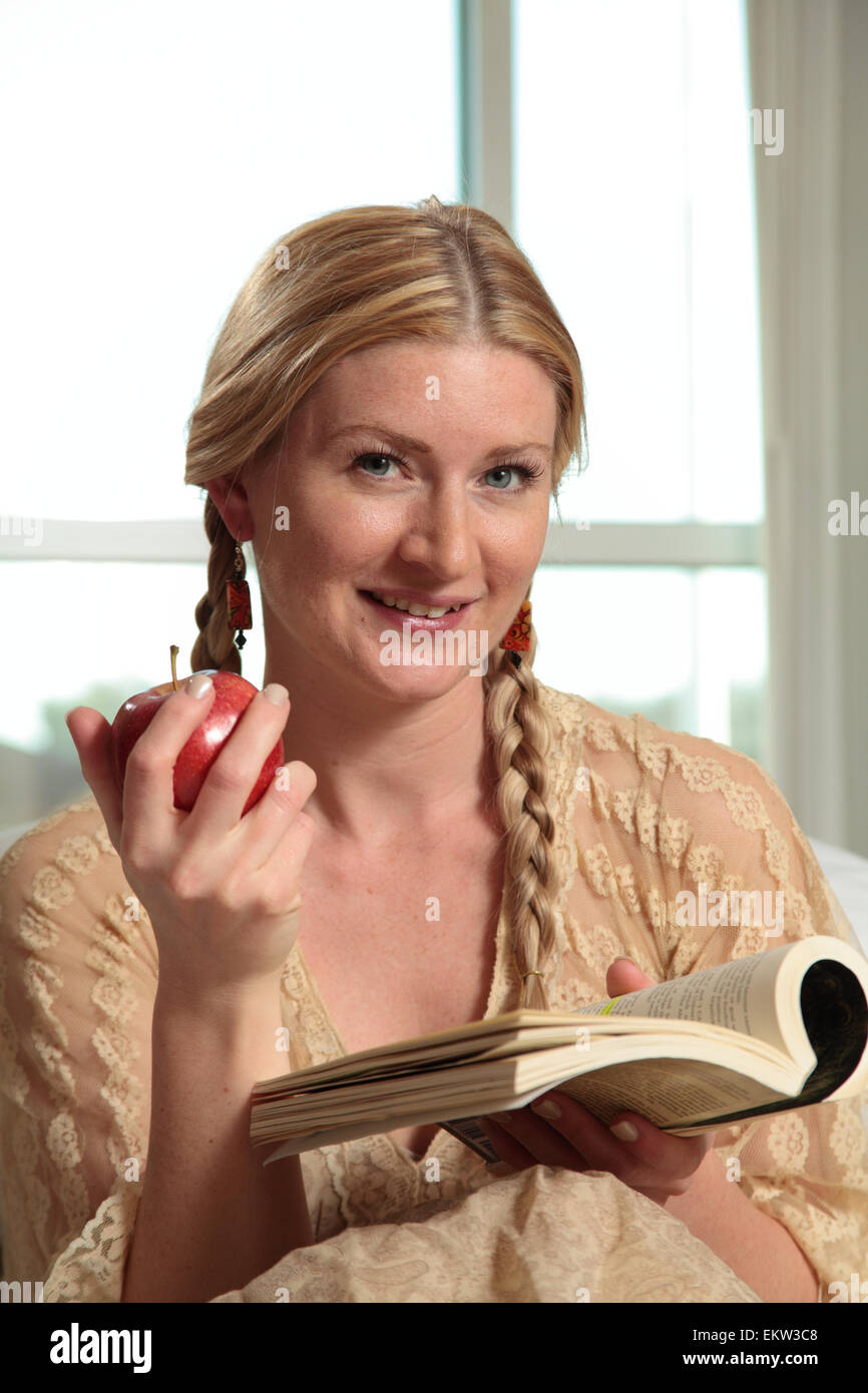 woman reading a book Stock Photo - Alamy