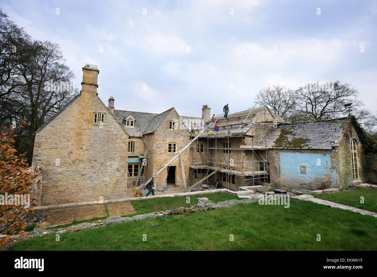 A Cotswold farmhouse being renovated into a large family home ...