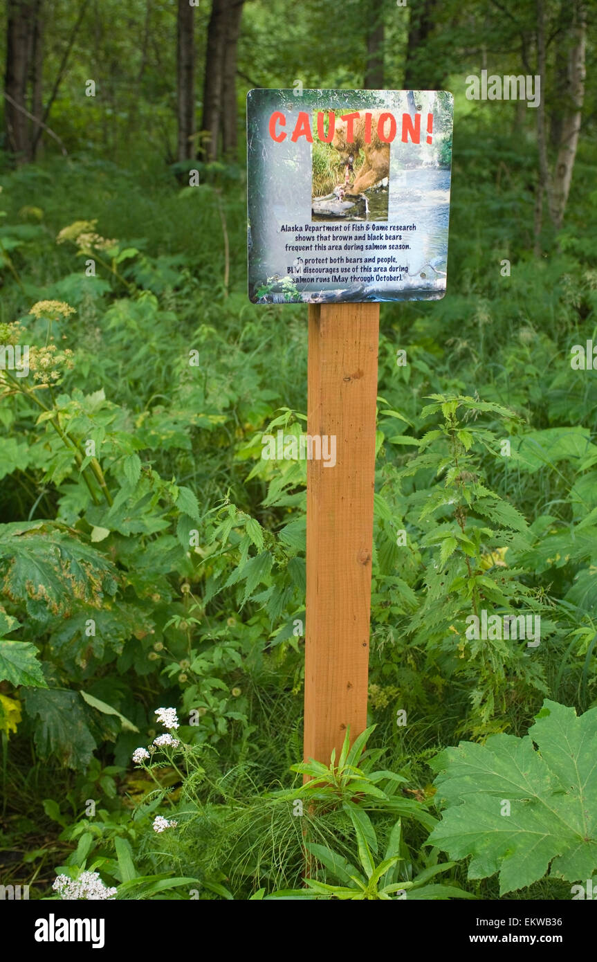 Bear warning sign trailhead alaska hi-res stock photography and images ...