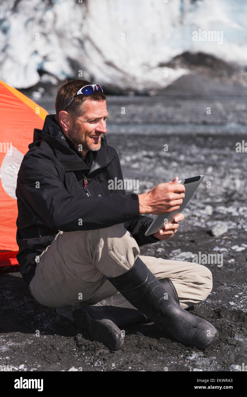 One man digital tablet tent hi-res stock photography and images - Alamy