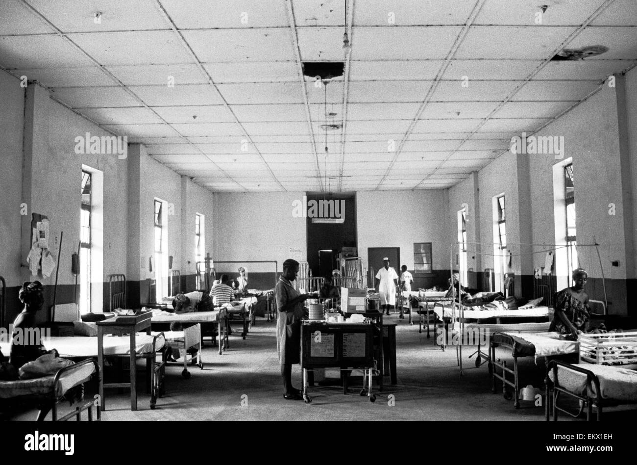 Poor hospital africa hi-res stock photography and images - Alamy