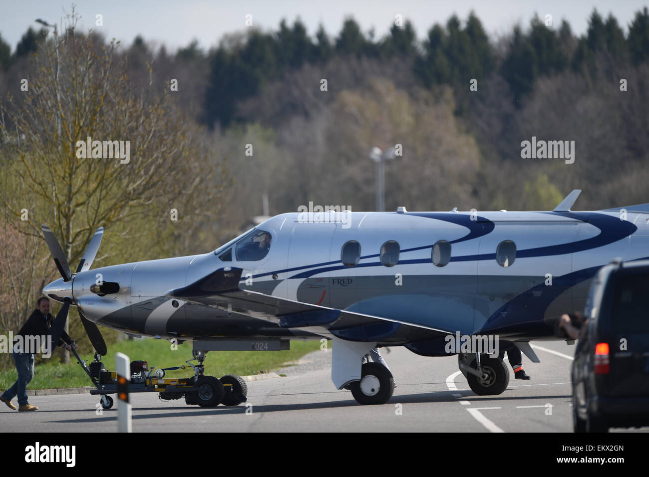 Single turboprop aircraft pilatus hi-res stock photography and images ...