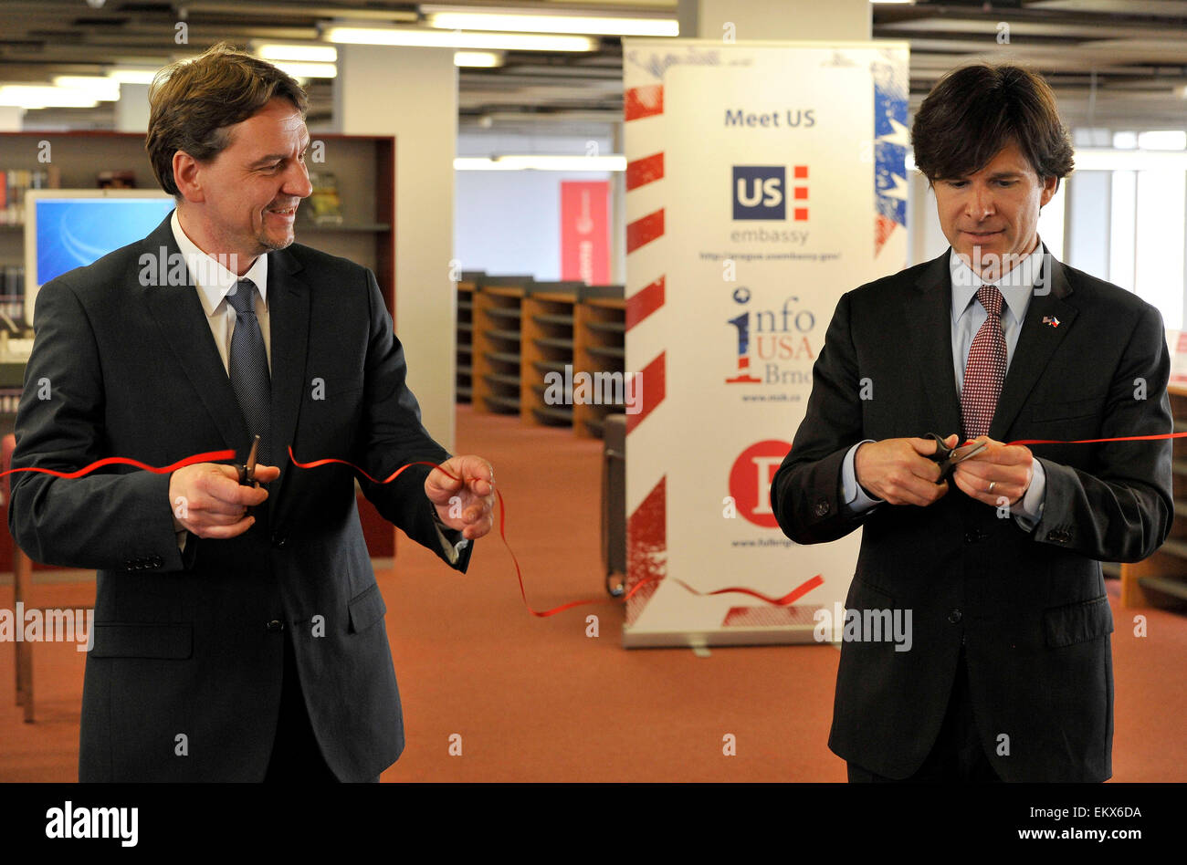 U.S. Ambassador Andrew Schapiro (right) opens new rooms of Info USA ...