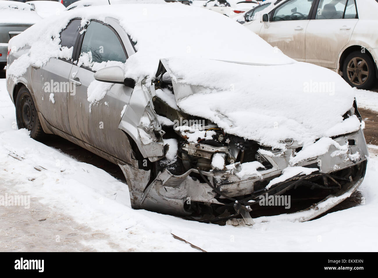 Car smash and snow hi-res stock photography and images - Alamy