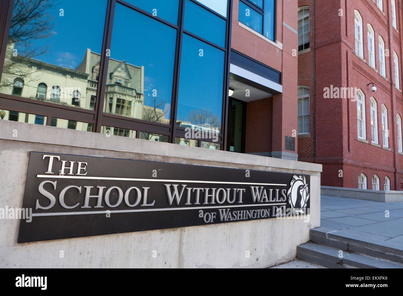 School walls hi-res stock photography and images - Alamy