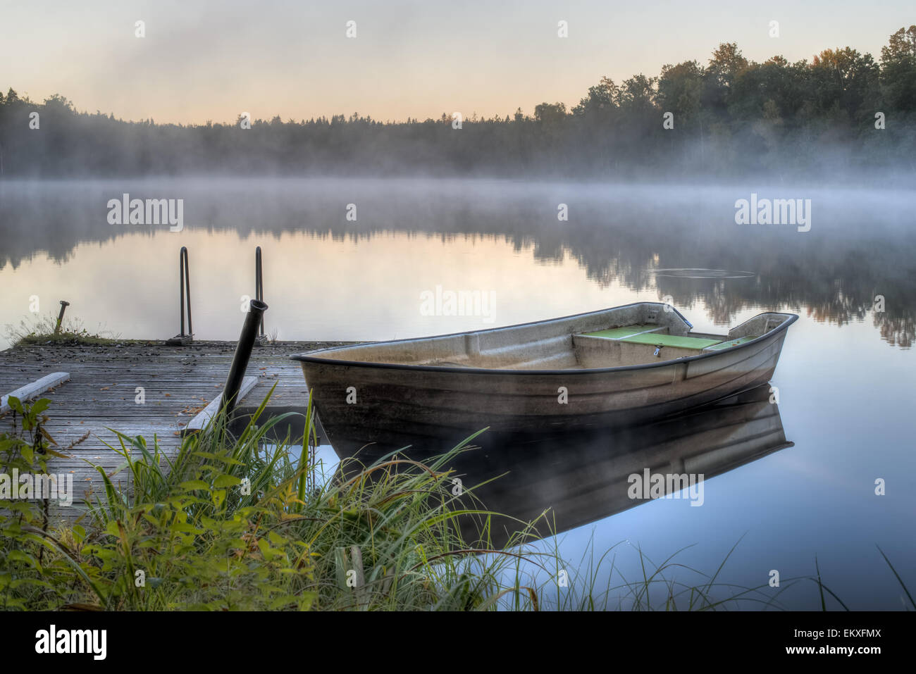 Dirty boat hi-res stock photography and images - Alamy
