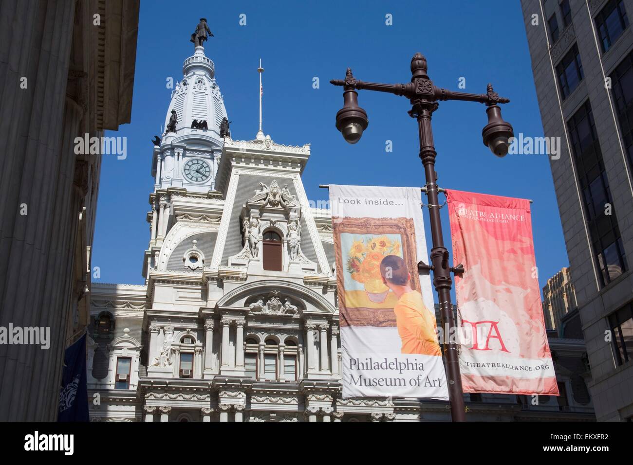 City hall philadelphia flag hi-res stock photography and images - Alamy
