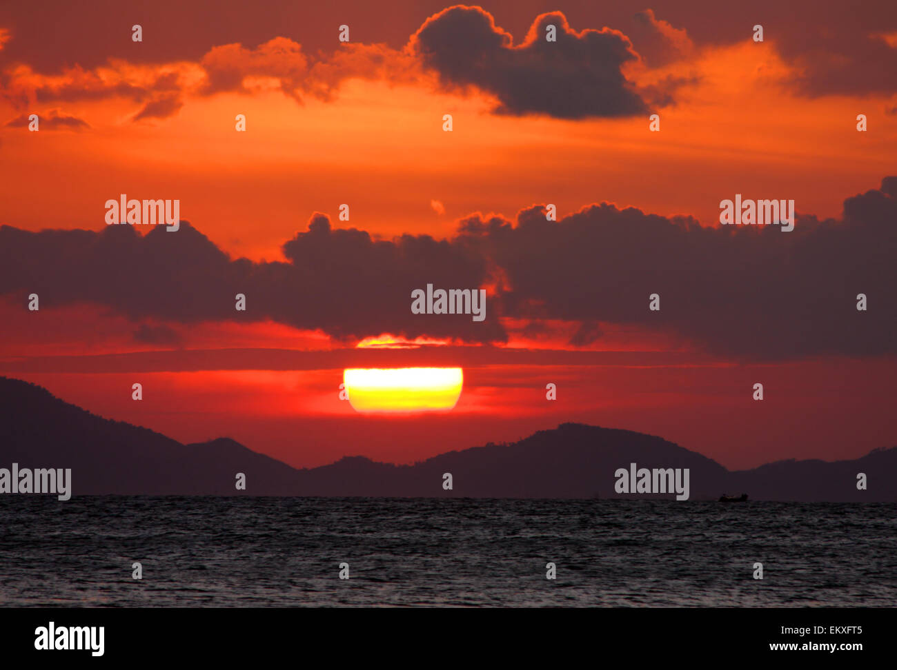 Digital red sky illustration hi-res stock photography and images - Alamy