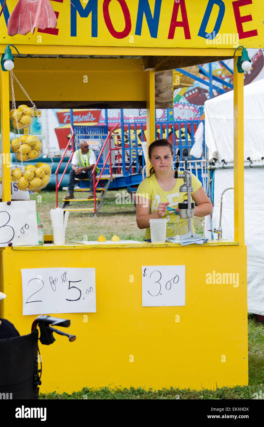 Lemonade stand hi-res stock photography and images - Alamy