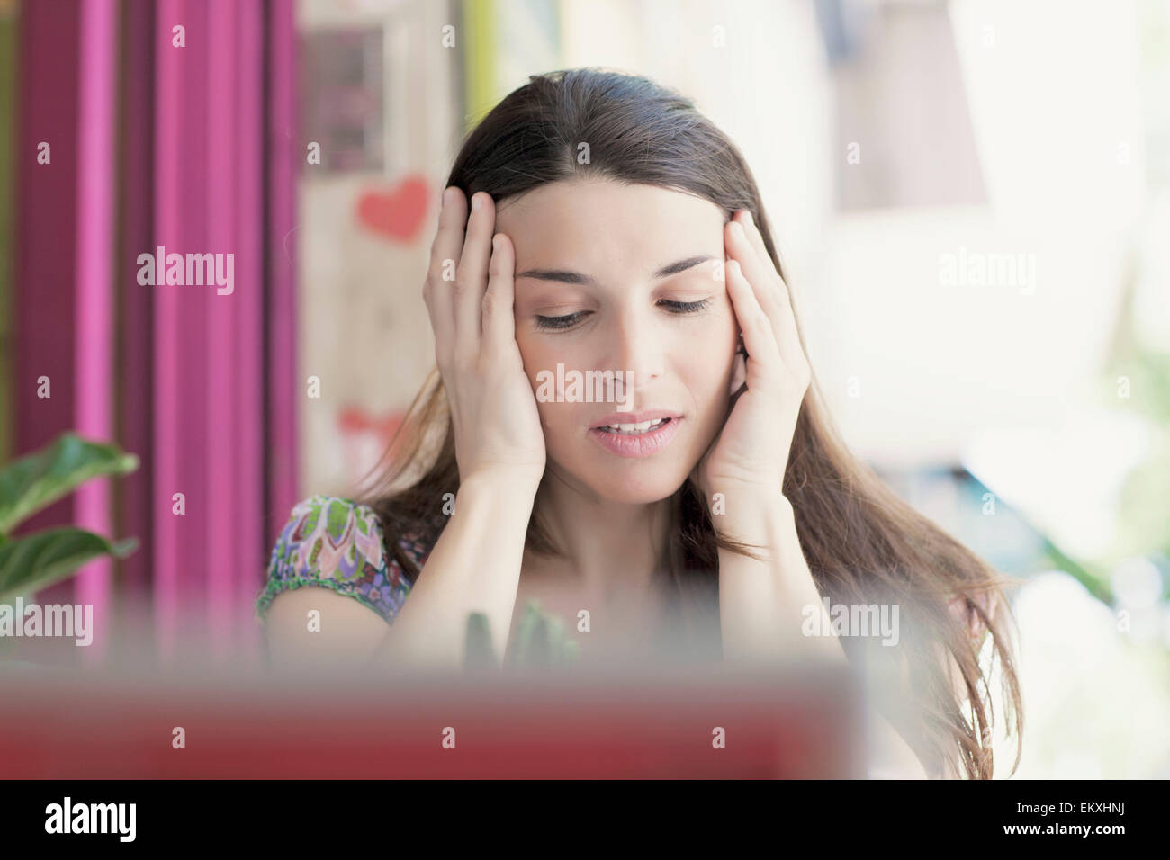 Teenage alcohol sad hi-res stock photography and images - Alamy