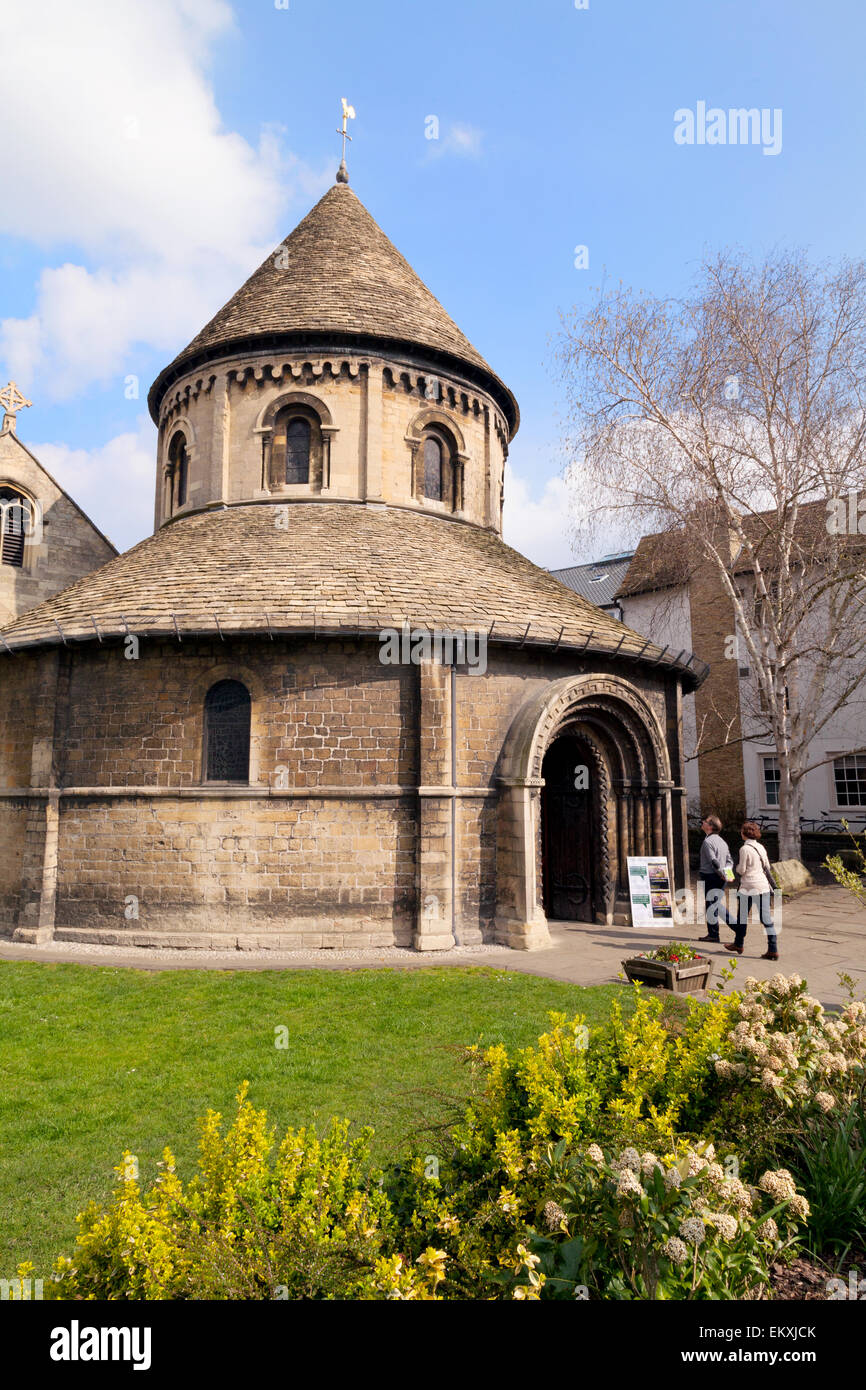 English round churches hi-res stock photography and images - Alamy