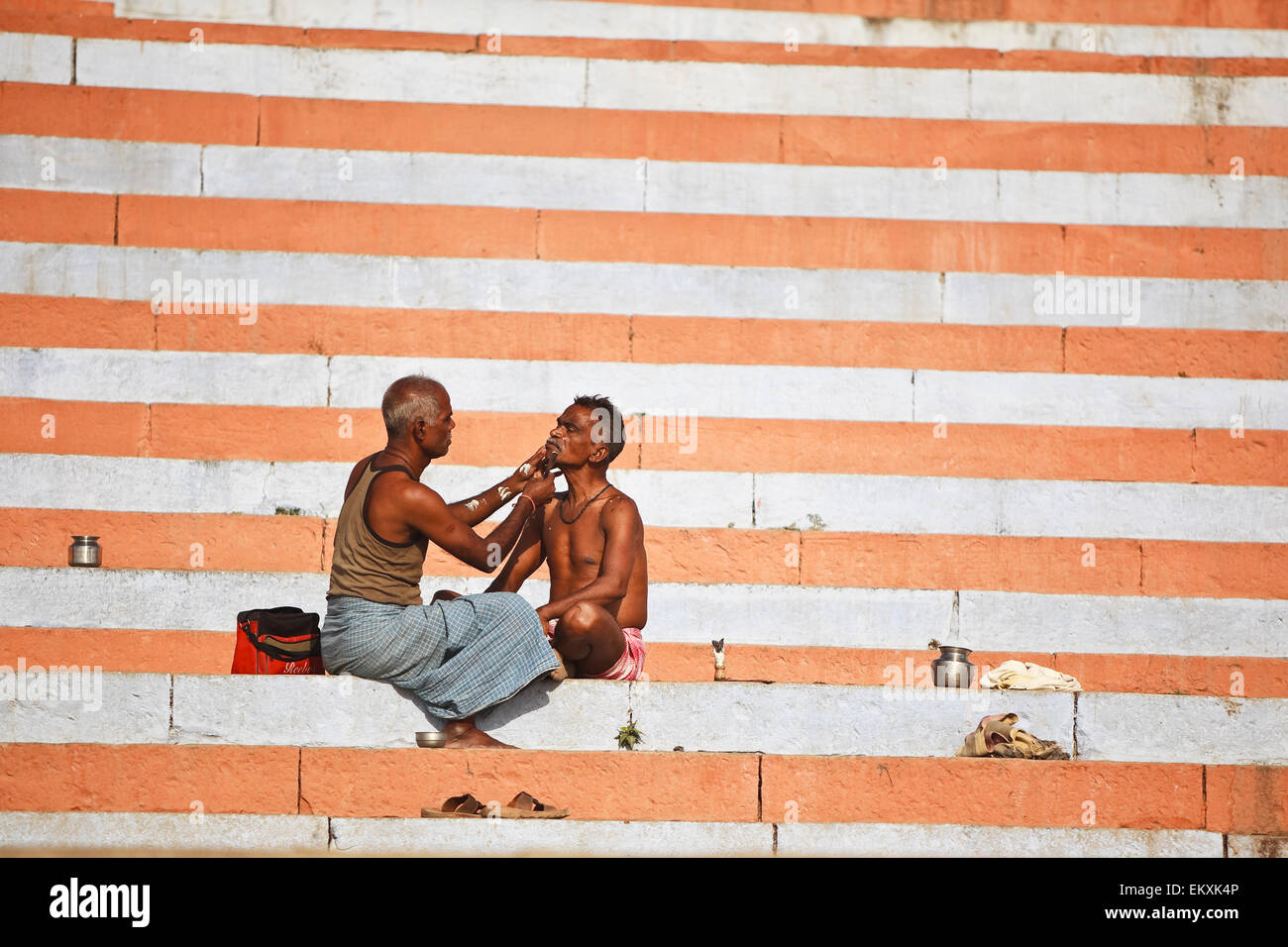 Man receiving a shave hi-res stock photography and images - Alamy