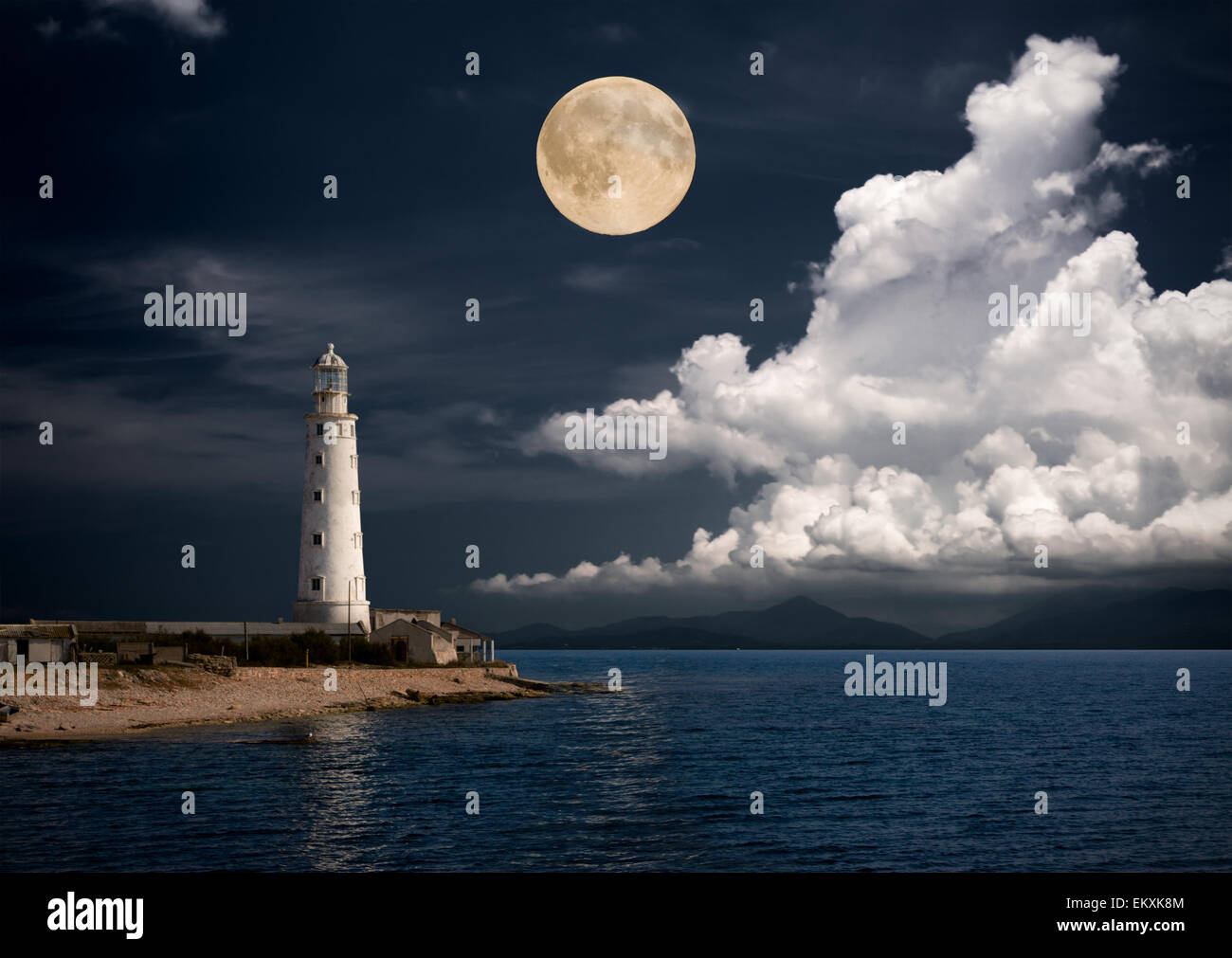 lighthouse at night Stock Photo - Alamy
