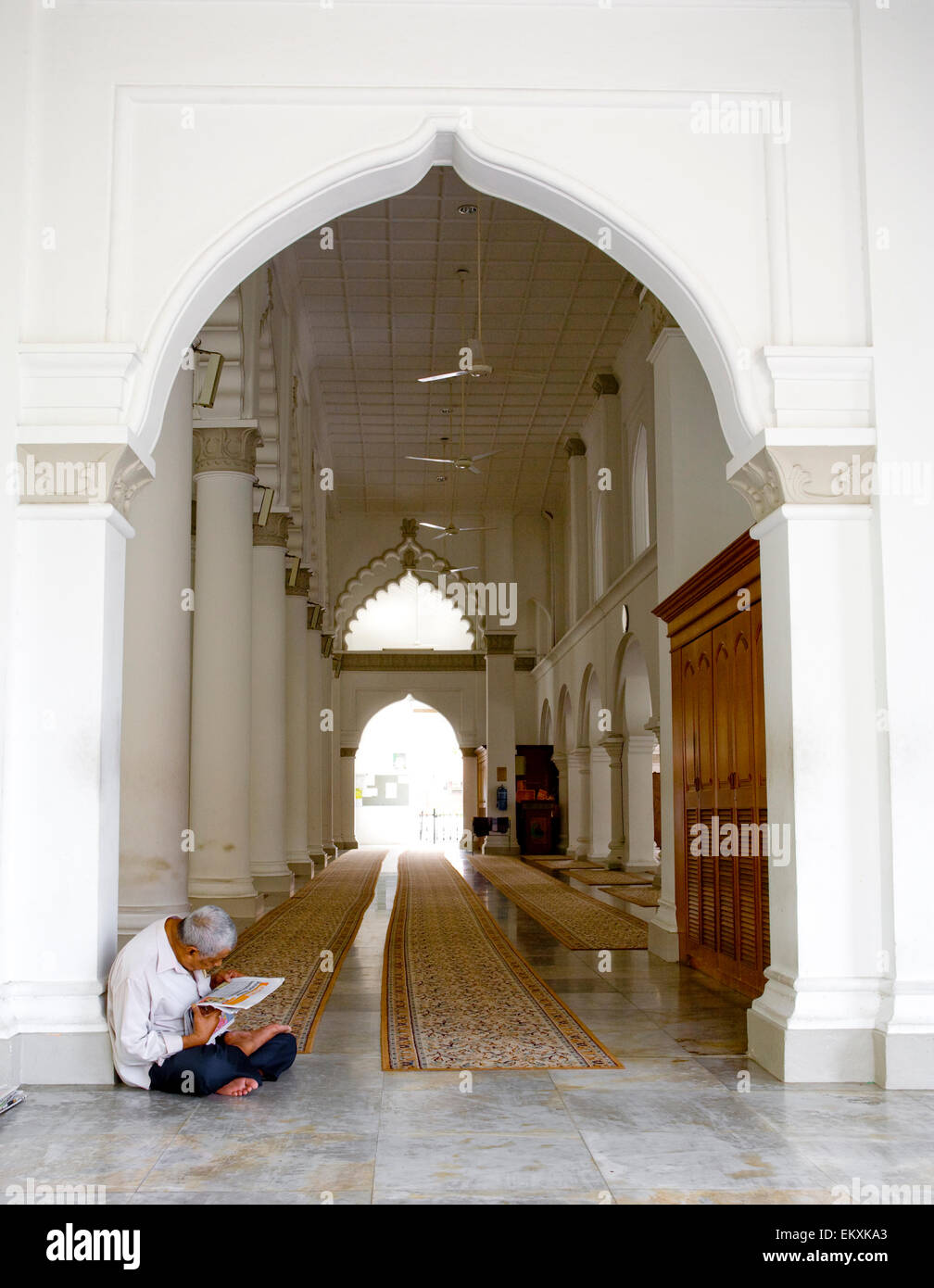 Muslim newspaper hi-res stock photography and images - Alamy