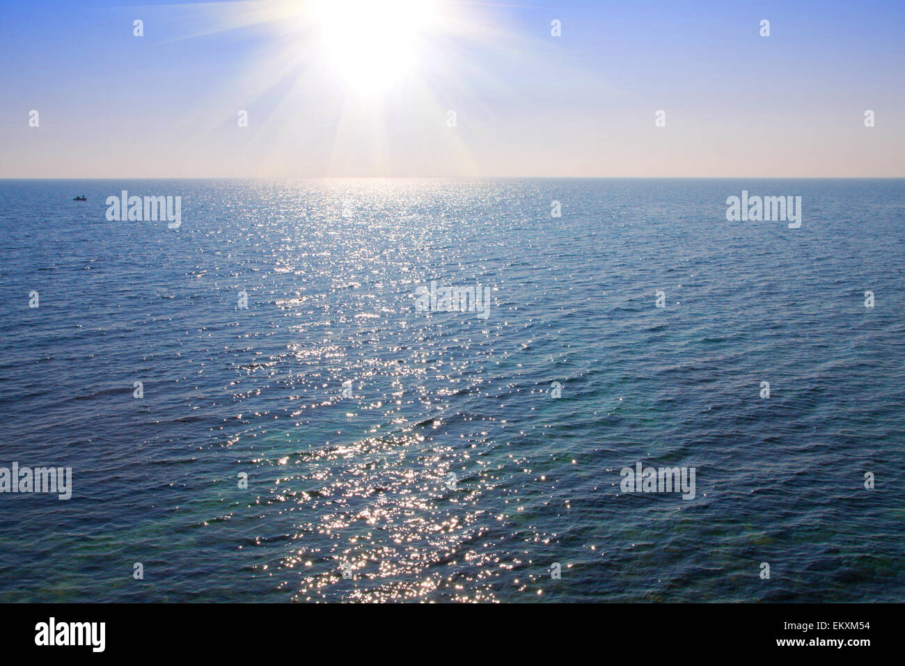 The sun and the sea scenery hi-res stock photography and images - Alamy