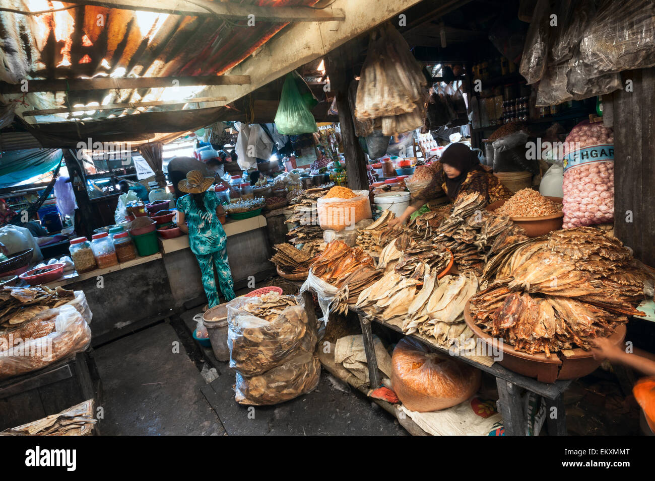 Covered Central Market in Kampot, Cambodia - Asia Stock Photo - Alamy