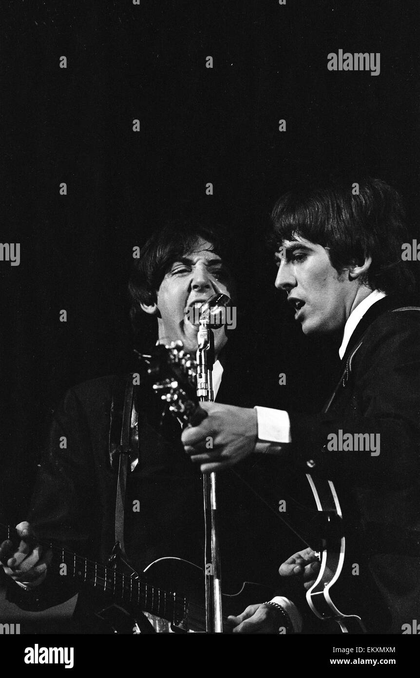 Beatles on stage 1964 hi-res stock photography and images - Alamy