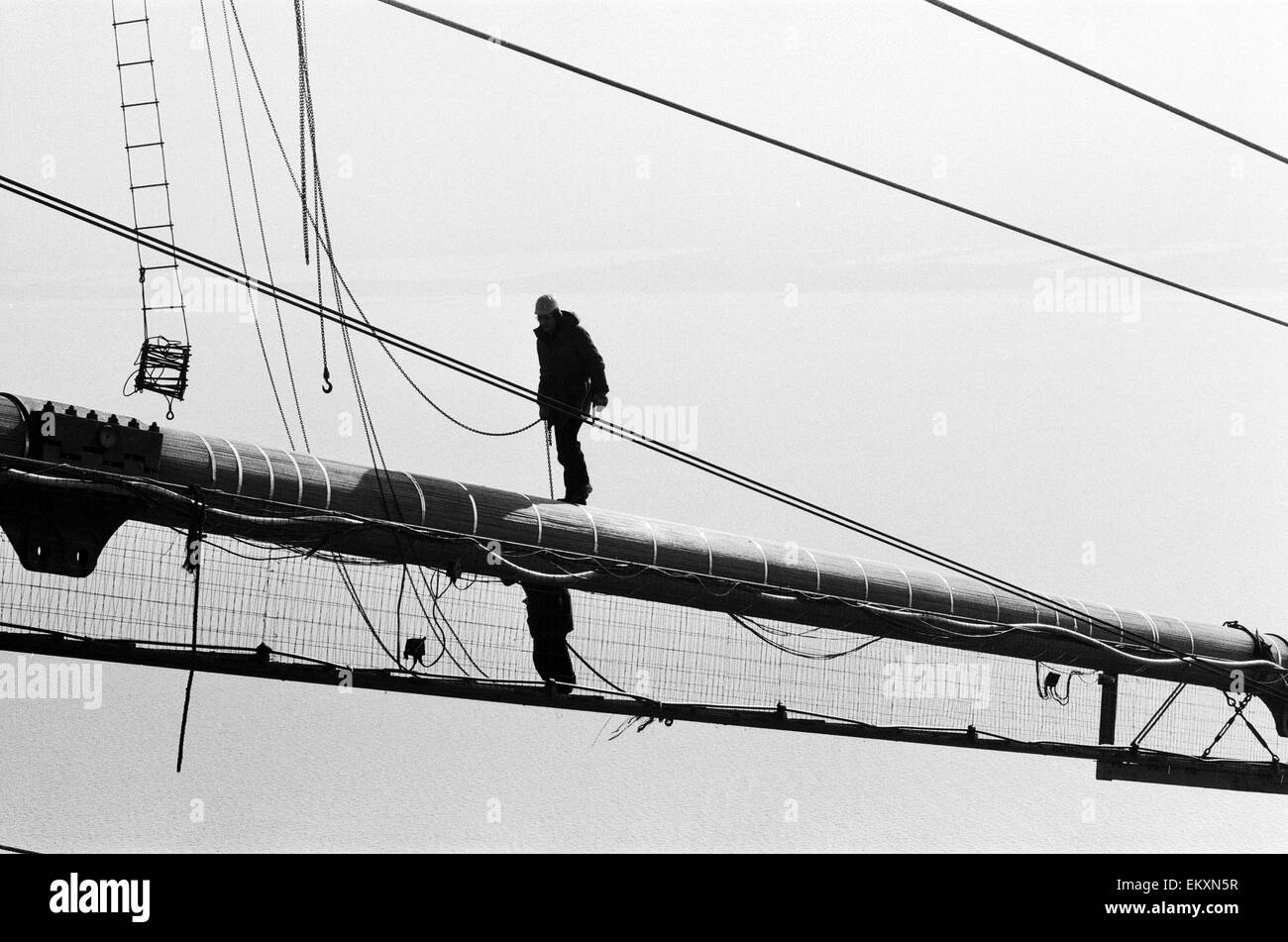 Views of the construction of The Humber Bridge at Hull. 27th August ...